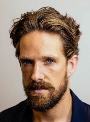 21+ Stylish Slick Back Haircut Ideas in 2025 - Dezayno