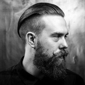 21+ Stylish Slick Back Haircut Ideas in 2025 - Dezayno